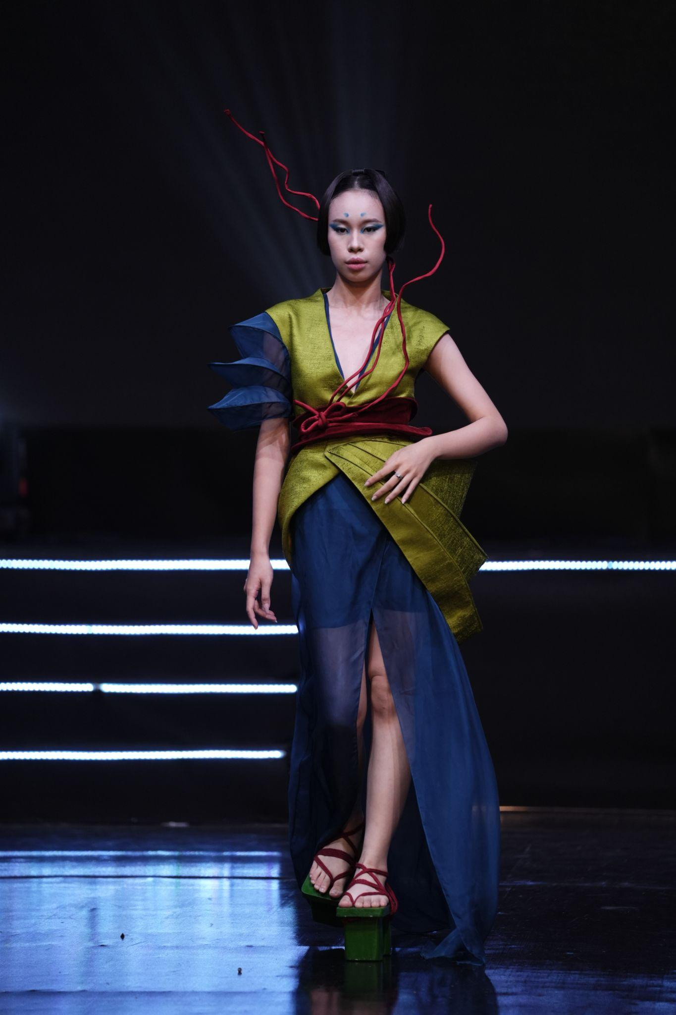 Mãn nhãn Show diễn thời trang tốt nghiệp của sinh viên Trường ĐH Kiến ...