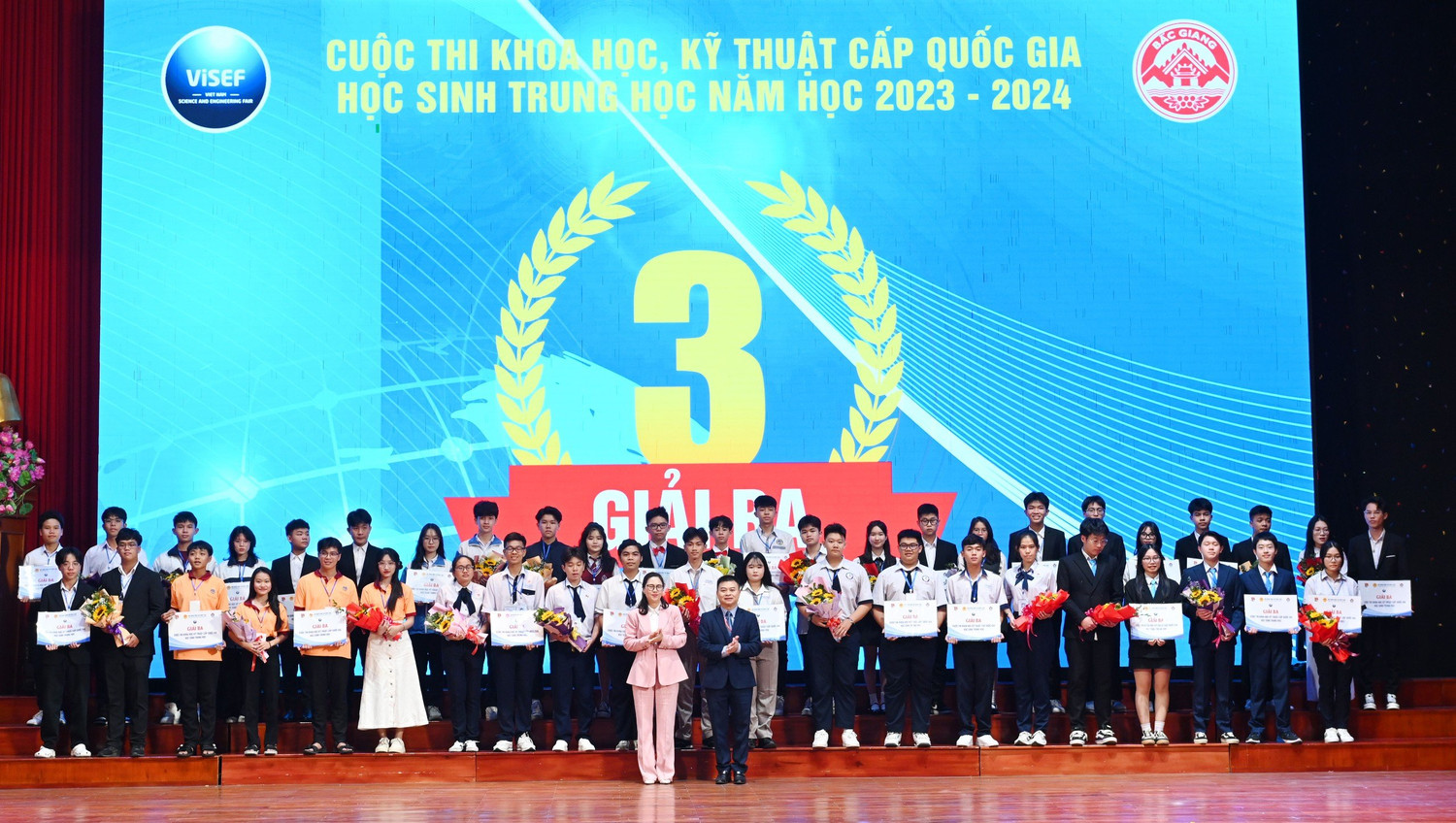 Trao giải Cuộc thi KHKT quốc gia năm 2023 - 2024 | Báo Giáo dục và Thời đại Online