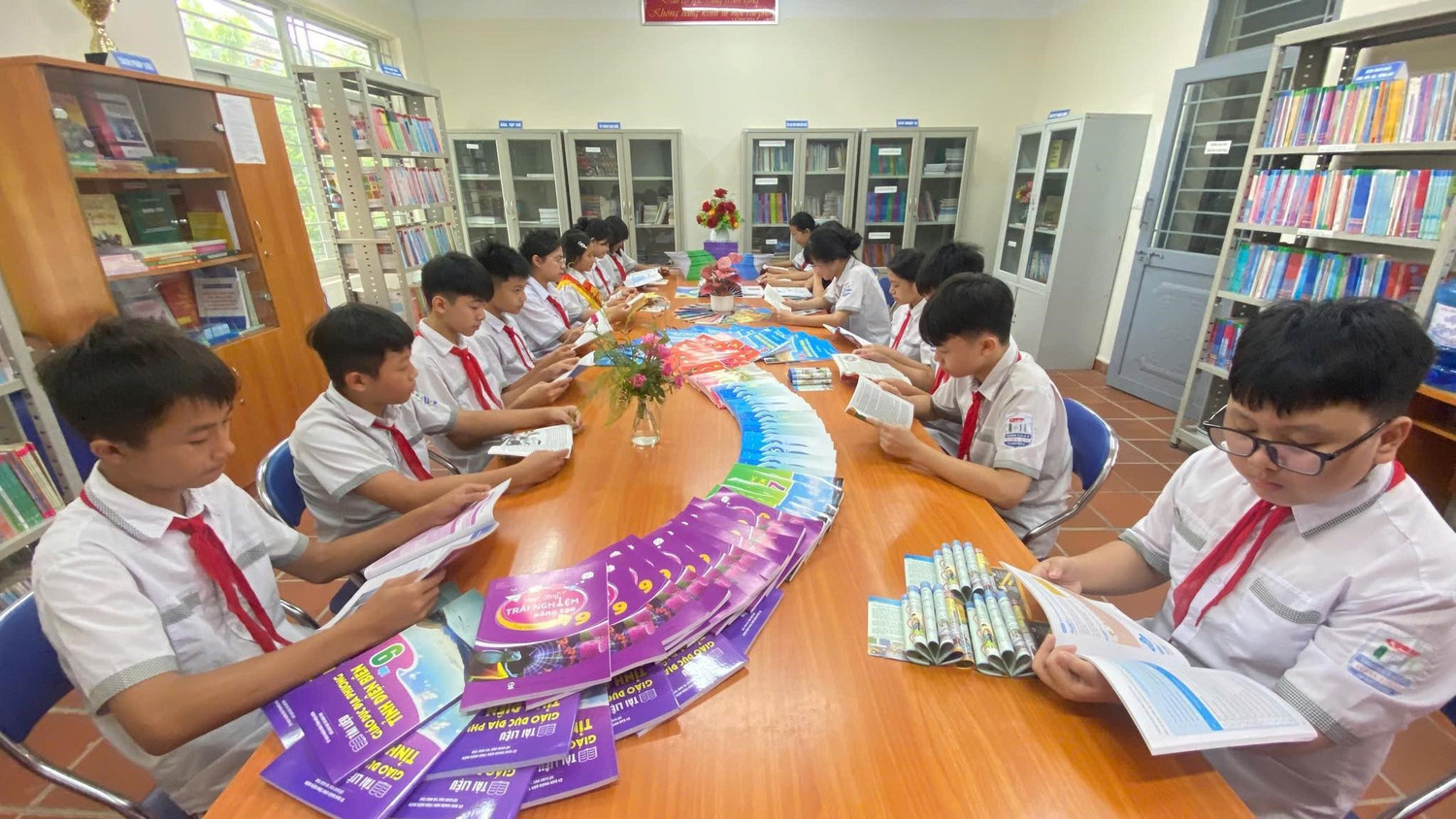 Dấu ấn đổi mới, lan tỏa tri thức ở Trường THCS Him Lam | Báo Giáo dục ...