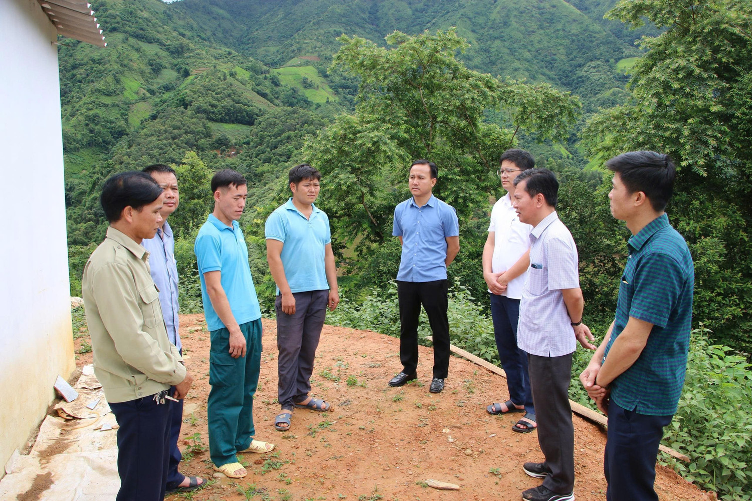 Lan tỏa phong trào xóa mù chữ ở xã Búng Lao | Báo Giáo dục và Thời đại ...