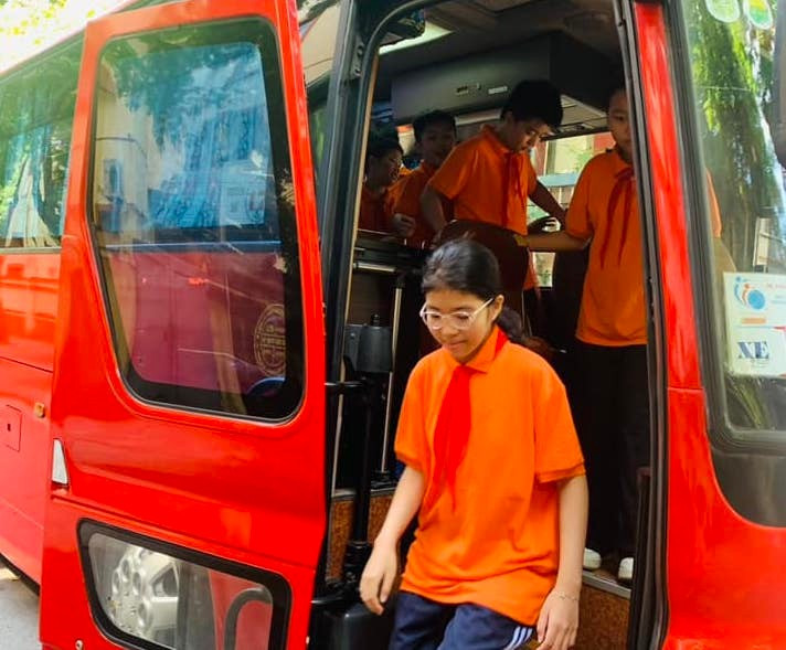 Xe đưa đón học sinh: Giảm áp lực cho phụ huynh - Tin Tức - Đại học Trà ...