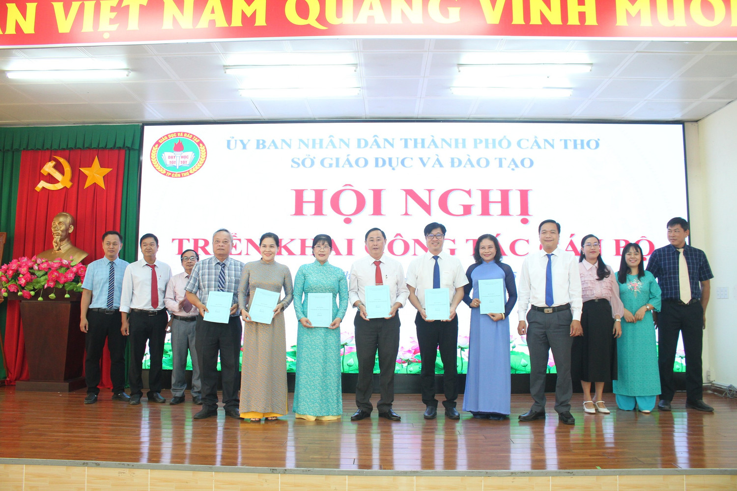 Sở GD&ĐT TP Cần Thơ kiện toàn công tác cán bộ | Báo Giáo dục và Thời ...