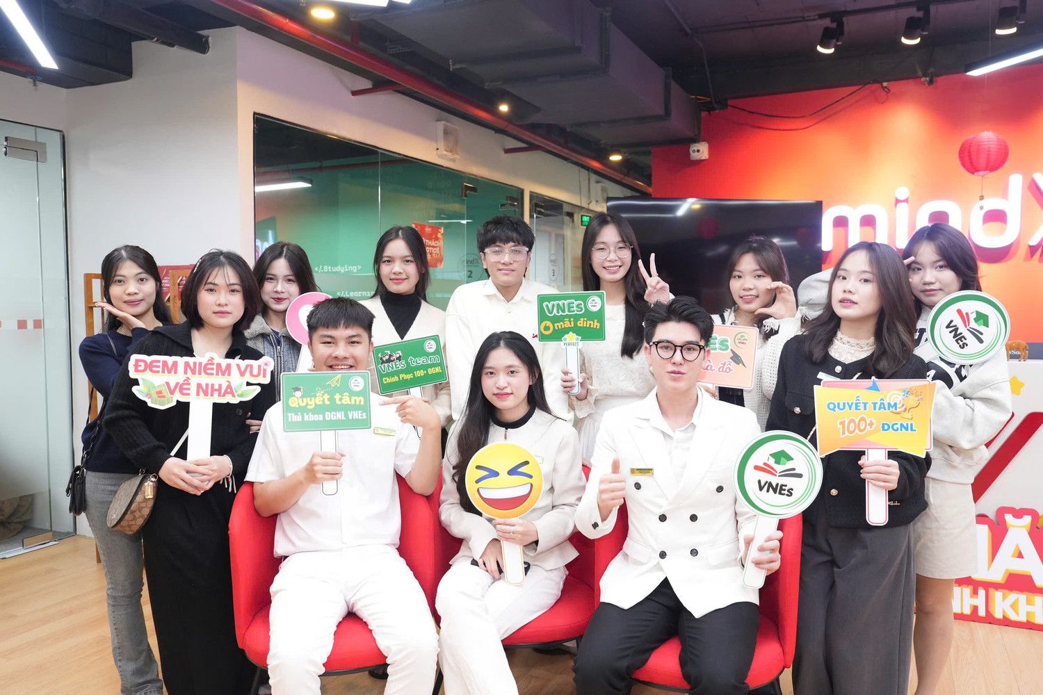 VNES – Tự hào công ty đứng vị trí 'Hàng Đầu ' trong ôn thi Đánh giá năng lực | Báo Giáo dục và ...