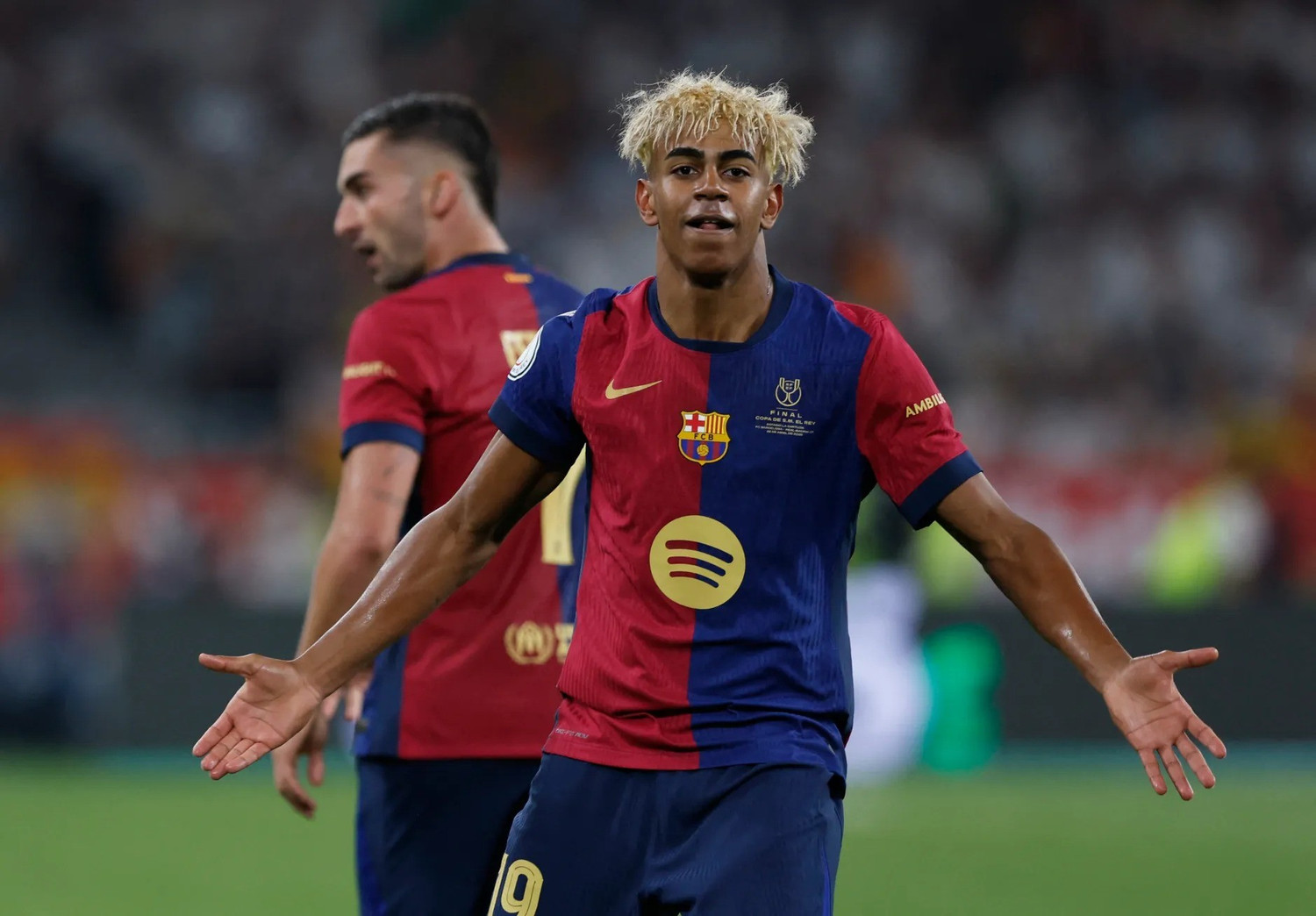 Barca Từ Chối Đề Nghị Kỷ Lục 463 Triệu USD Cho Yamal | Báo Giáo dục và ...