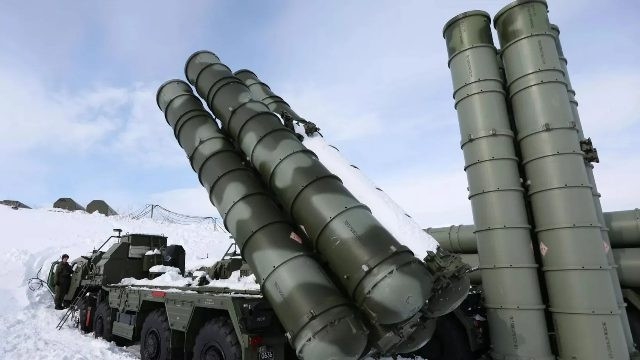 S-400 dạy Patriot mánh khóe đánh chặn mục tiêu theo quỹ đạo đuổi bắt ...