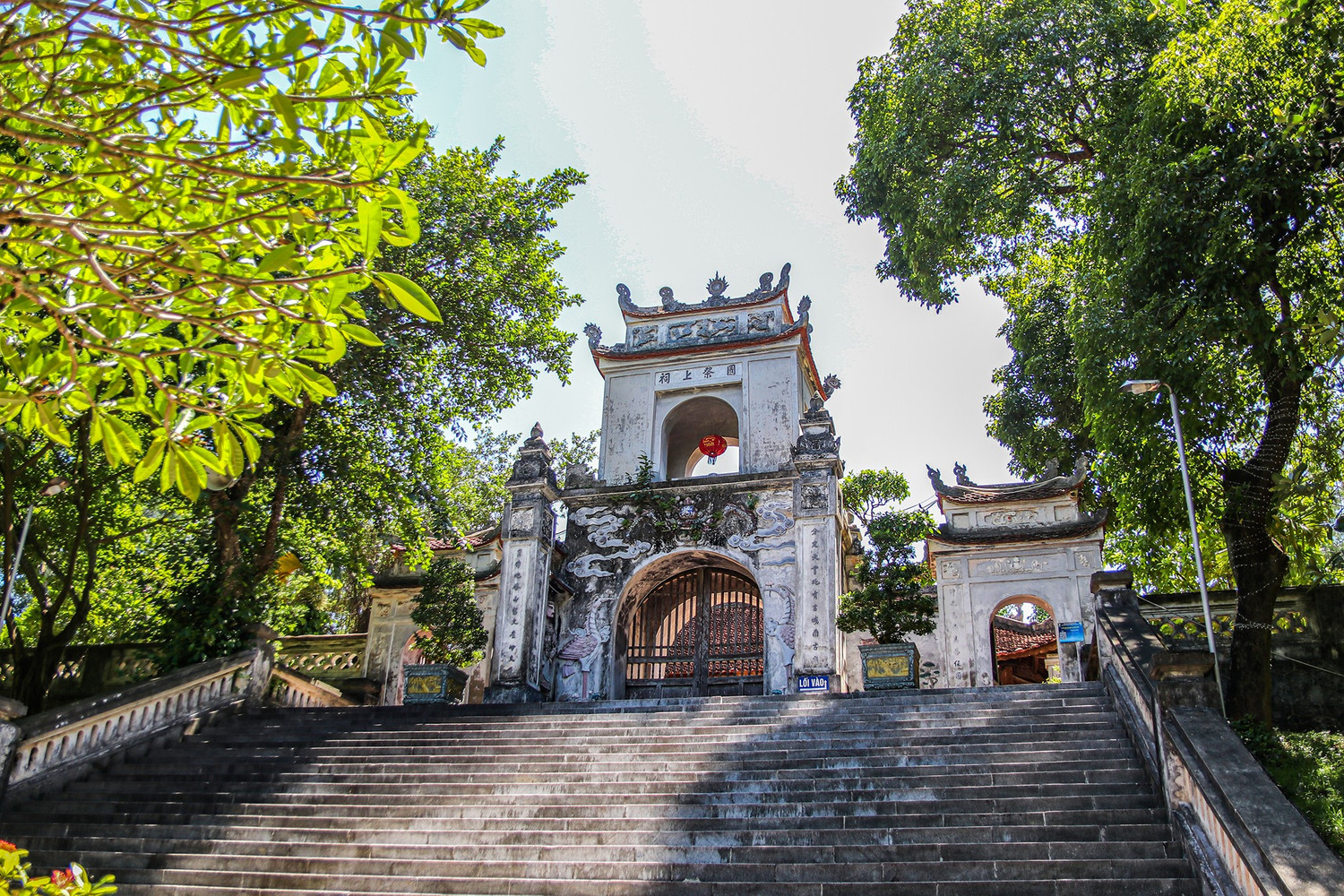 Về núi Mộ Dạ nghe chuyện An Dương Vương tuẫn tiết | Báo Giáo dục và ...