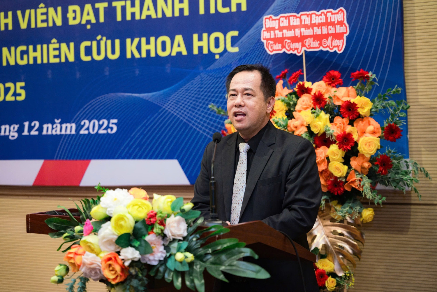 Ho Chi Minh City University of Education appoints 5 Associate Professors.