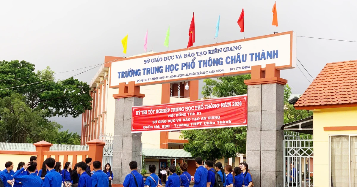 Tiếp sức thí sinh tự do, học sinh Khmer vững tin vượt vũ môn