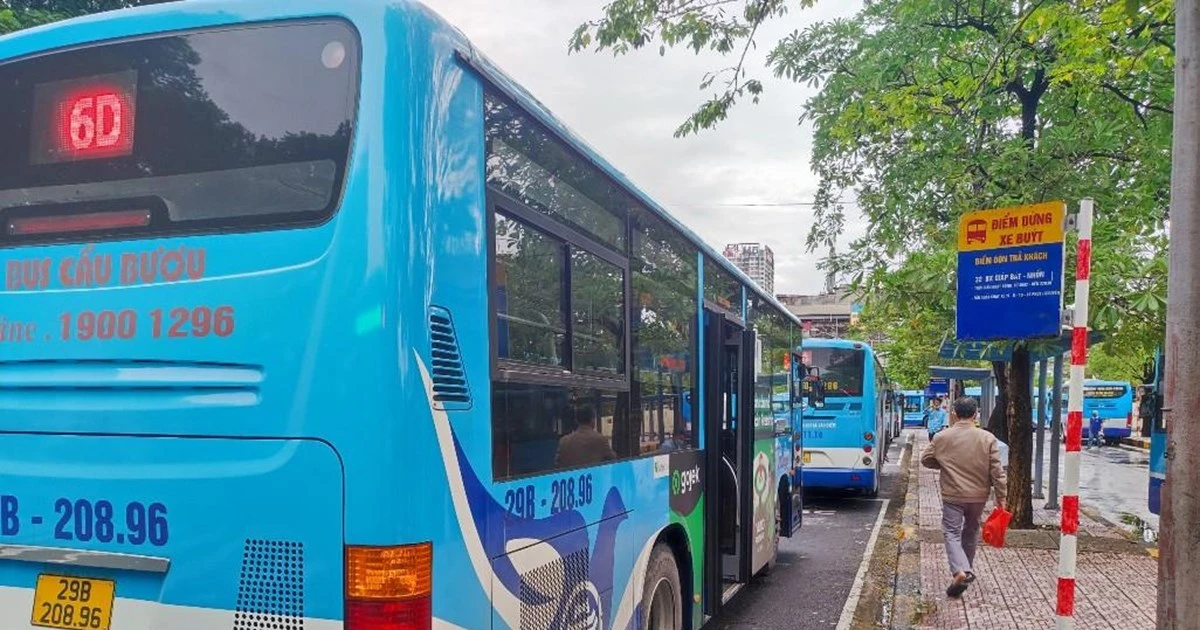 Hà Nội tăng chuyến xe buýt phục vụ người dân đi lại dịp nghỉ lễ | Báo ...