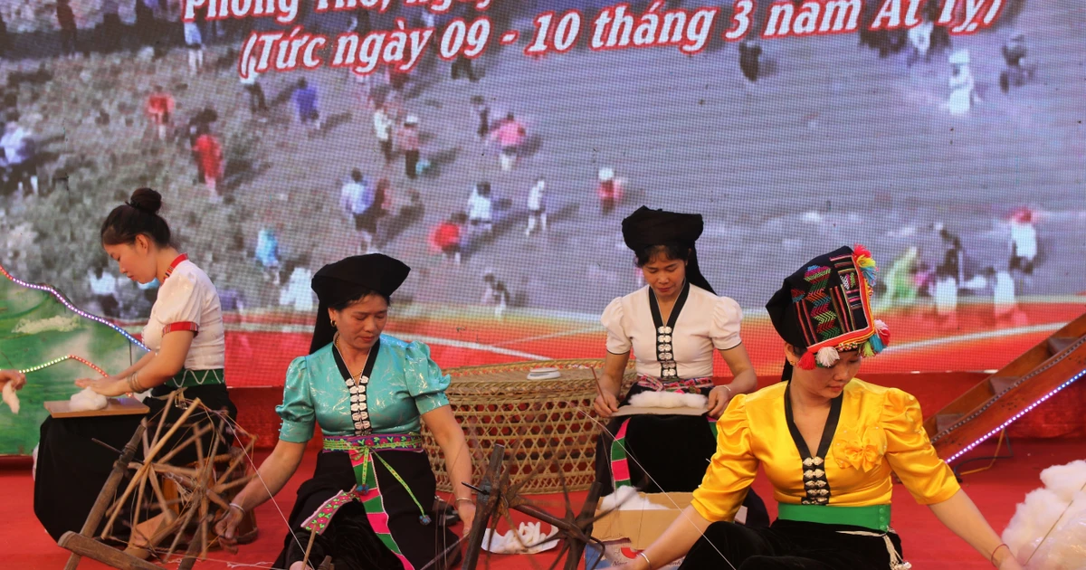 Đặc sắc văn hóa Thái trong Lễ hội Then Kin Pang | Báo Giáo dục và Thời ...