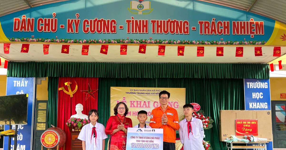 Công ty Núi Pháo mang niềm vui cho thầy trò ngày tựu trường | Báo Giáo ...