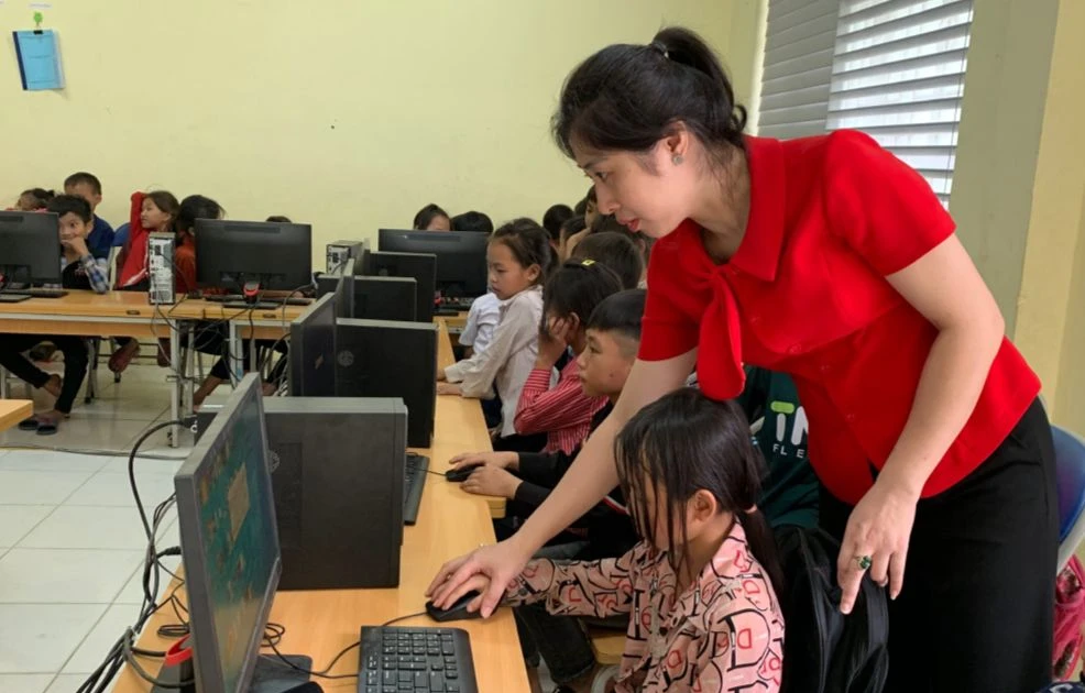 Chuyển đổi số trong quản lý và dạy học: Hành trình khám phá thú vị ...