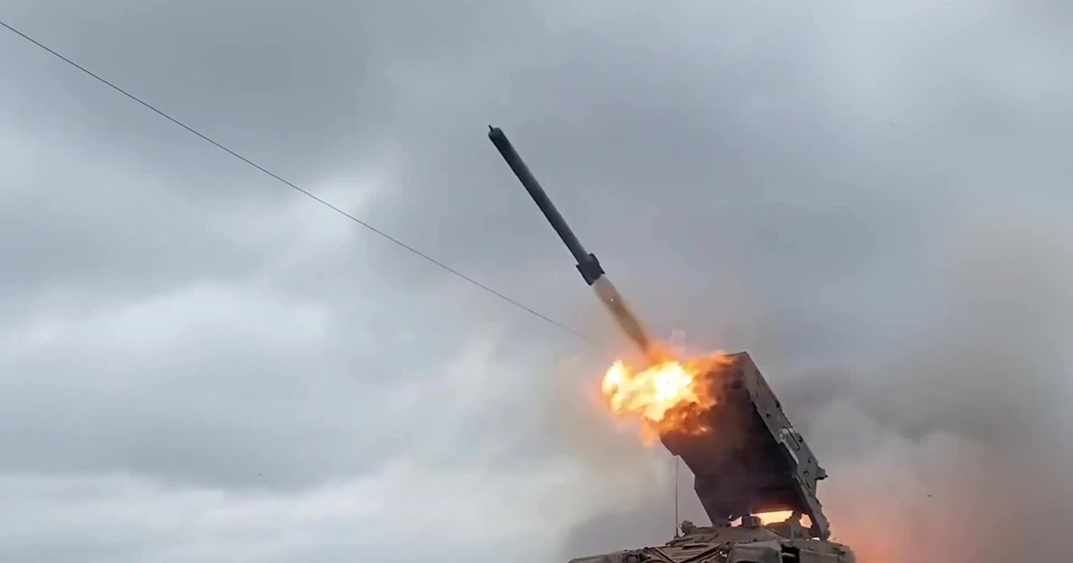 Tổ hợp phun lửa hạng nặng TOS-3 Drakon lần đầu được hé lộ | Báo Giáo ...