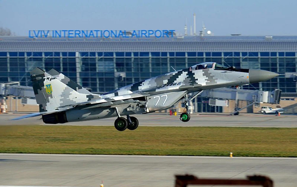 Tiêm kích Su-35 Nga thể hiện ưu thế tuyệt đối trước MiG-29 Ukraine ...