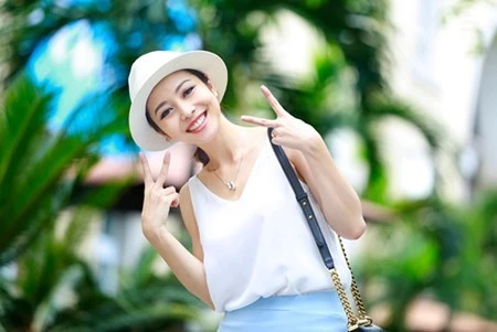 Vẻ đẹp tỏa sáng của Jennifer Phạm