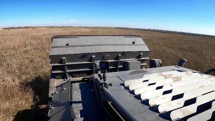 Video tổ hợp robot Stalker lần đầu phá mìn ở Donbass | Báo Giáo dục và ...