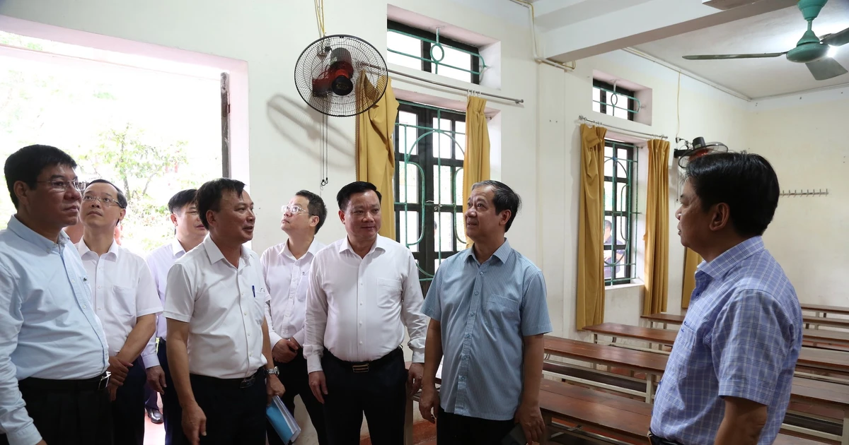 Bộ trưởng Nguyễn Kim Sơn kiểm tra công tác chuẩn bị thi tốt nghiệp THPT | Báo Giáo dục và Thời ...