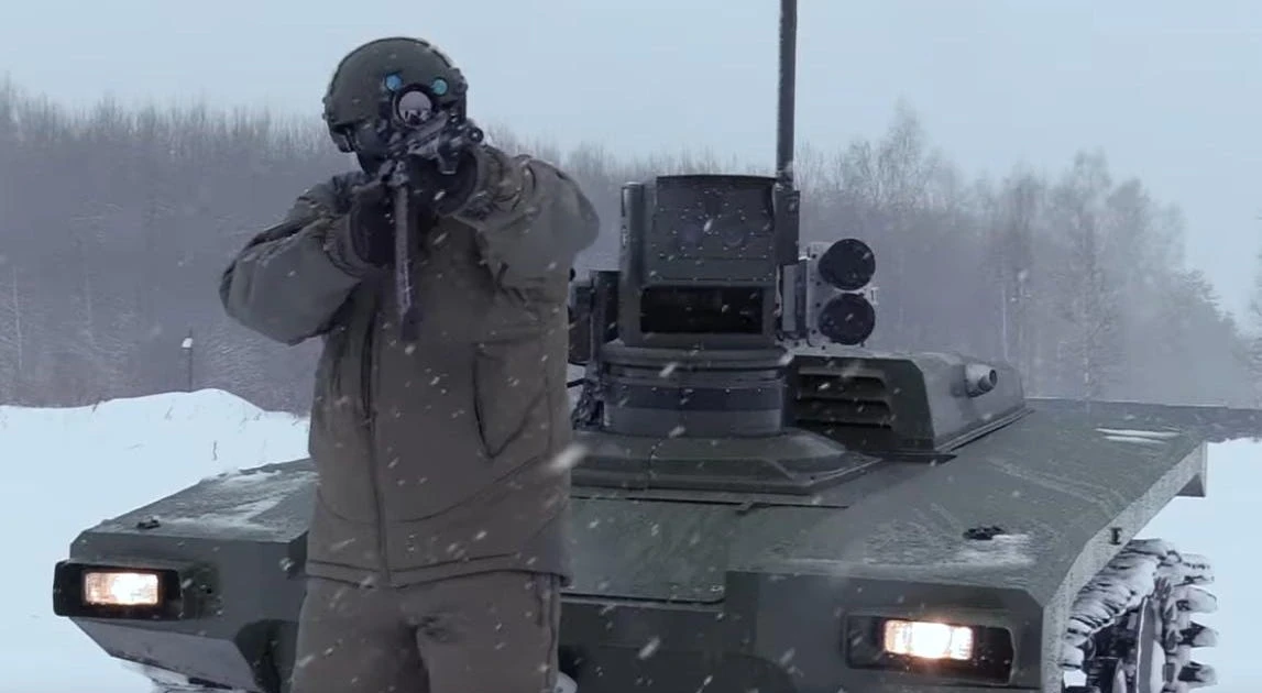 Robot Marker làm điều phi thường khi phóng cả trăm UAV | Báo Giáo dục ...