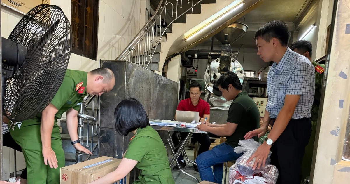 Cảnh báo nguy hiểm từ cà phê giả phổ biến hiện nay | Báo Giáo dục và ...