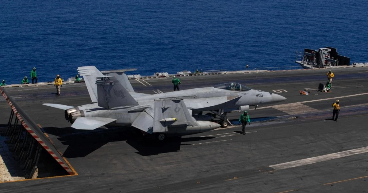 Hải quân Mỹ đang đầu tư kéo dài tuổi thọ tiêm kích hạm F/A-18 Super ...