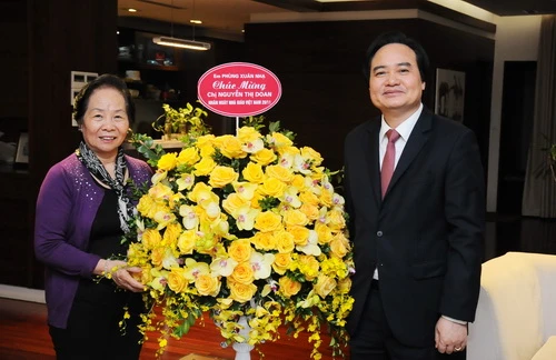 Bộ trưởng Phùng Xuân Nhạ chúc mừng Chủ tịch Hội Khuyến học Việt Nam ...