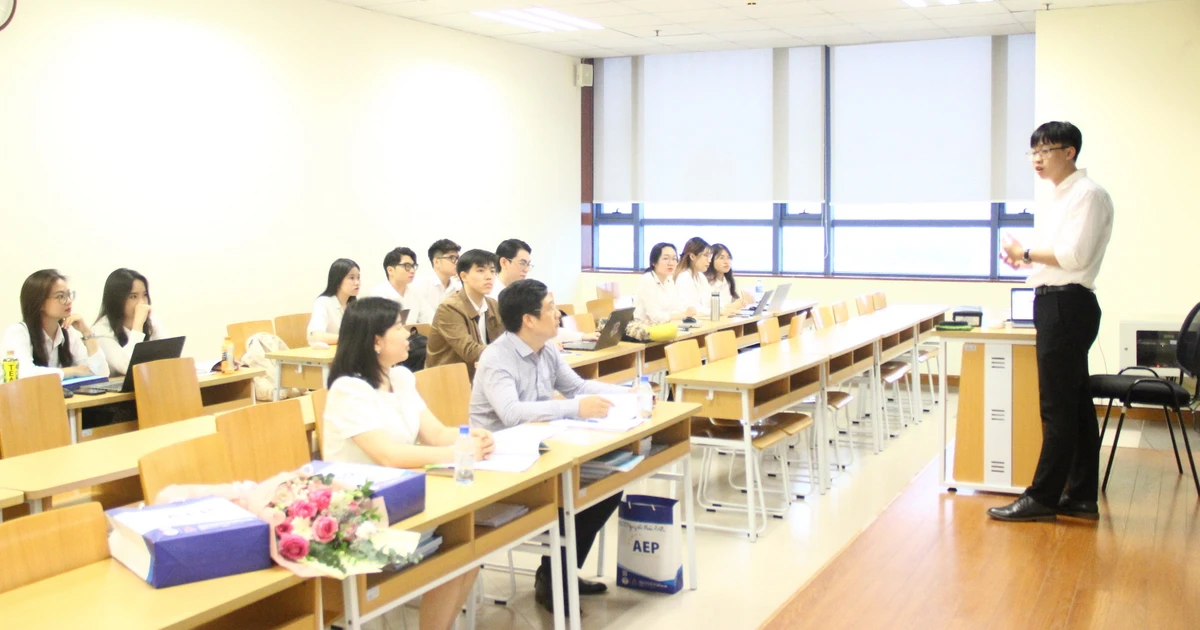 Trường ĐH KTQD: Sinh viên chương trình chất lượng cao bảo vệ chuyên đề ...