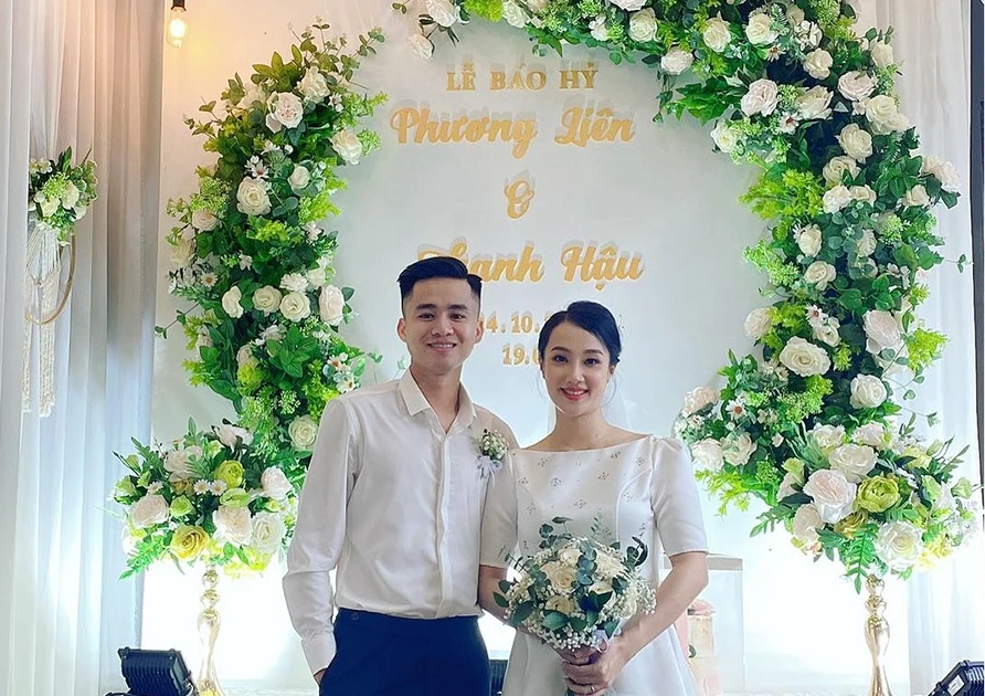 Loạt ảnh hạnh phúc của vợ chồng cựu 'thần đồng' Phan Thanh Hậu | Báo Giáo dục và Thời đại Online