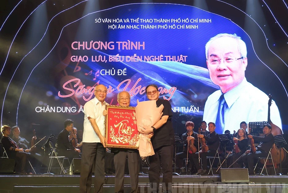 Nhạc sĩ Phạm Minh Tuấn ‘nương’ vào âm nhạc để sống và ước vọng | Báo Giáo dục và Thời đại Online