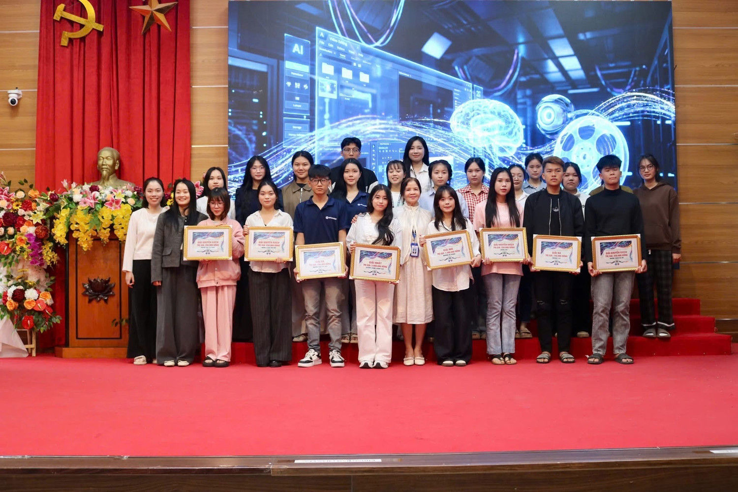 La Universidad Thanh Dong integra tecnología de IA en sus programas de ...