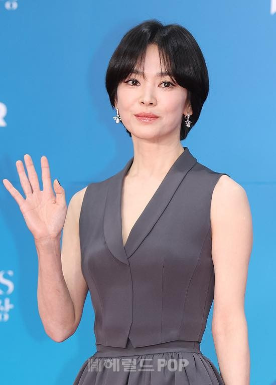 Song Hye Kyo gây sốt, IU cùng Park Bo Gum trắng tay ở Baeksang 2025 ...